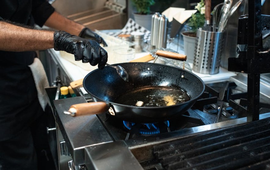 How to Measure a Frying Pan UK: Mastering Pan Size for Perfect Cooking